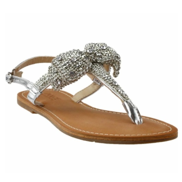 dolce by mojo moxy | Shoes | Dolce Mojo Moxy Sienna Silver Sandal Flats ...